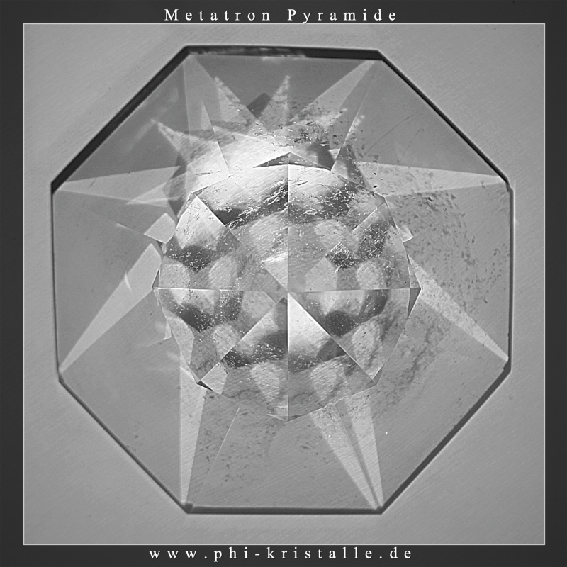 Metatron Phi Pyramid 8-sided with Crown and Base Vogel Cut